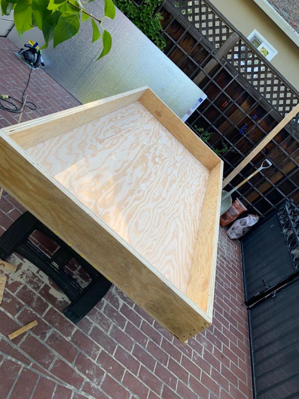 Hand-made dining table and tips for working with live edge slabs